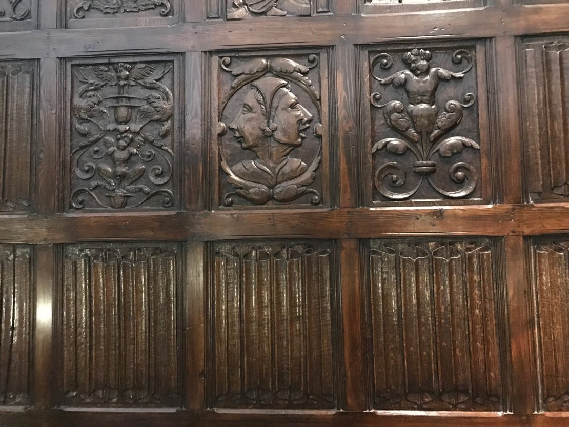 A Guide to the Aesthetics and Characteristics of Victorian Furniture