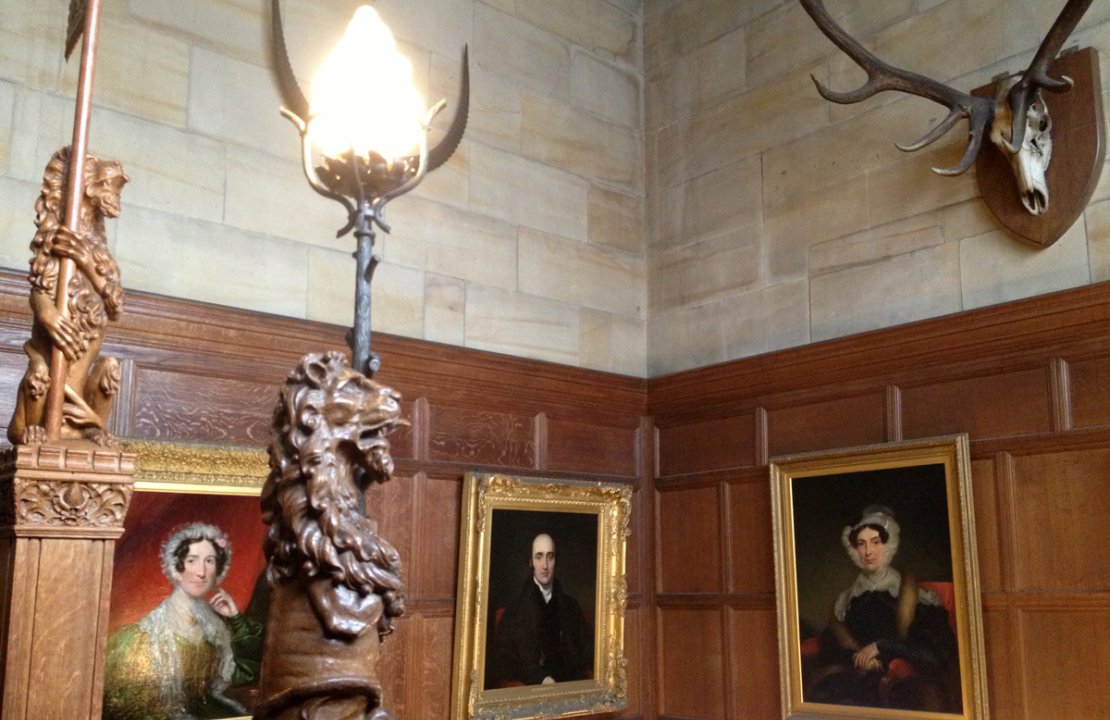 How to create an impressive Victorian hallway