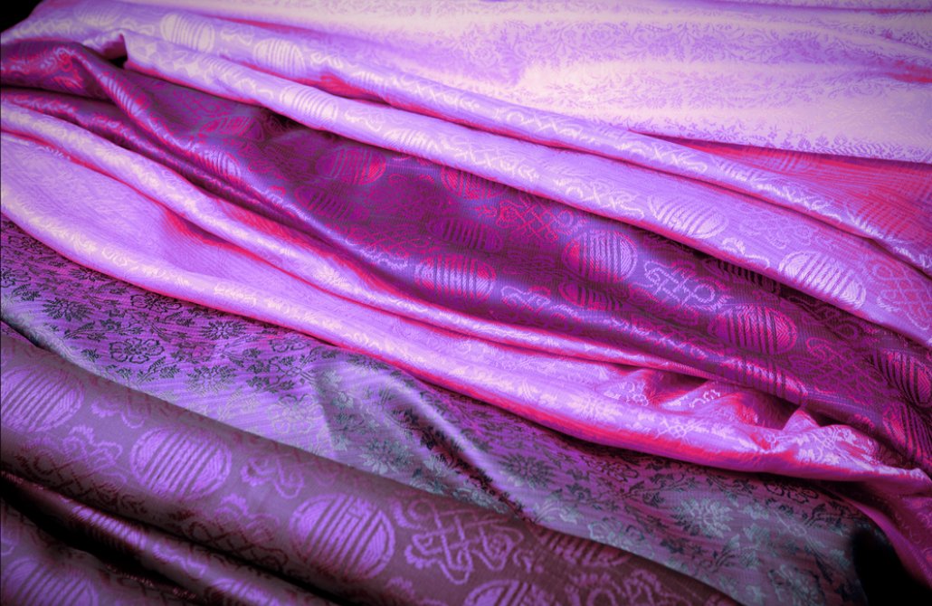 Using Luxury Silk Fabric In Your Victorian Home