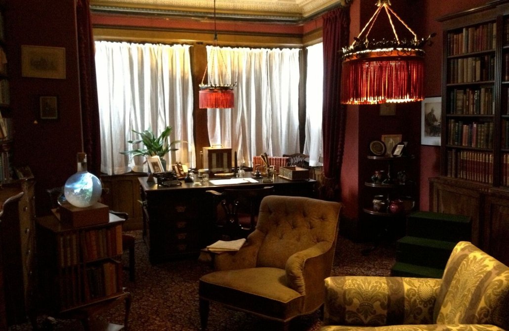 Ways to make the most of Victorian wooden coving