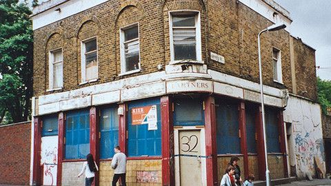 10 Essential Elements of Victorian Pub Renovation