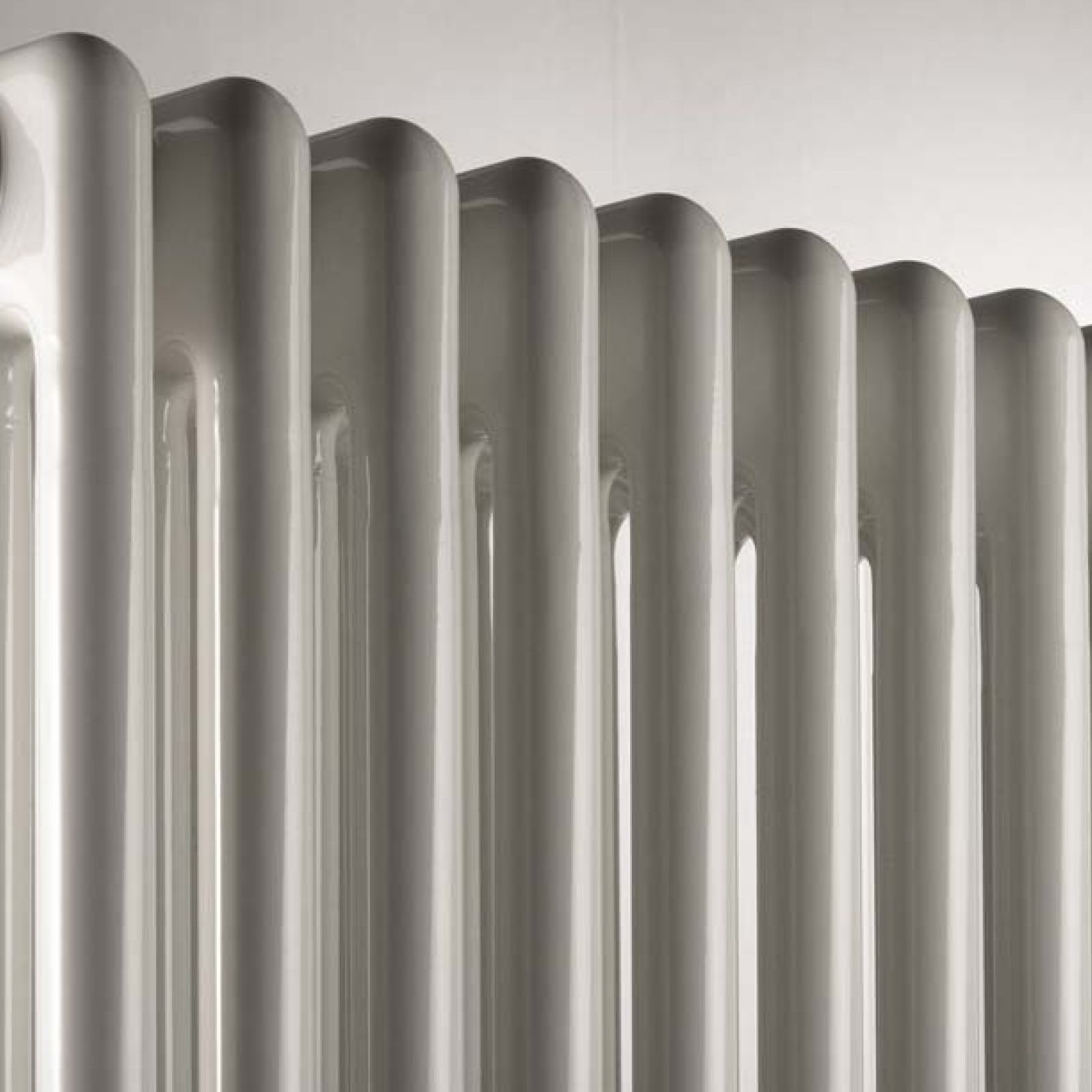 Plain white column radiator 4 columns 302mm high | Column radiators